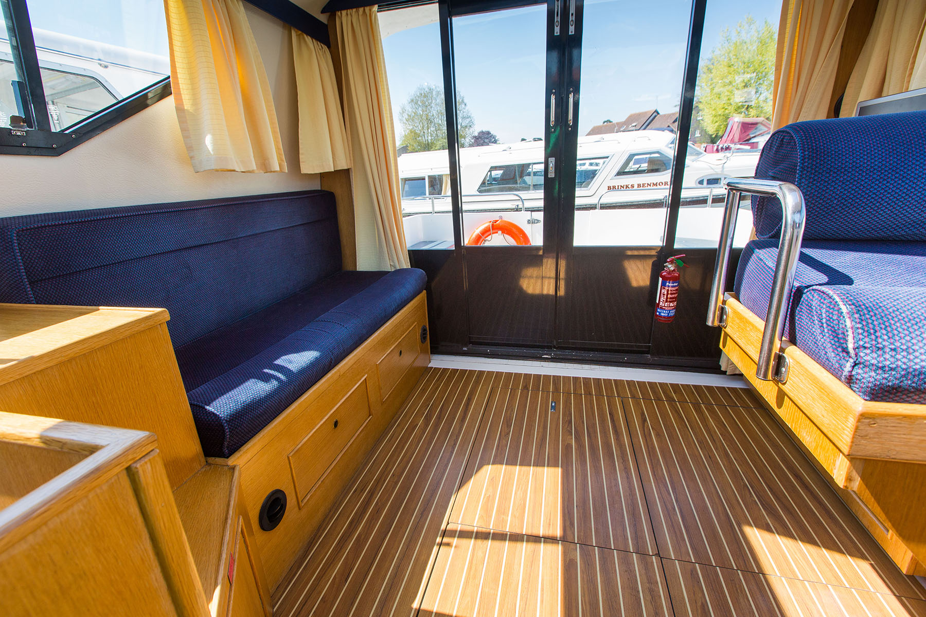 Regal Star from Barnes Brinkcraft, Holiday hire boat for